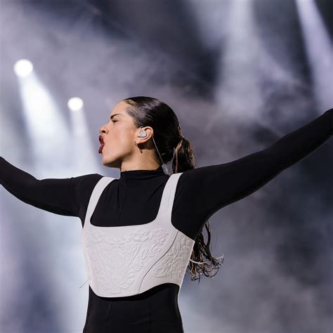 Rosalía En México Es Captada En Gym Con Rauw Alejandro Y Blackpink