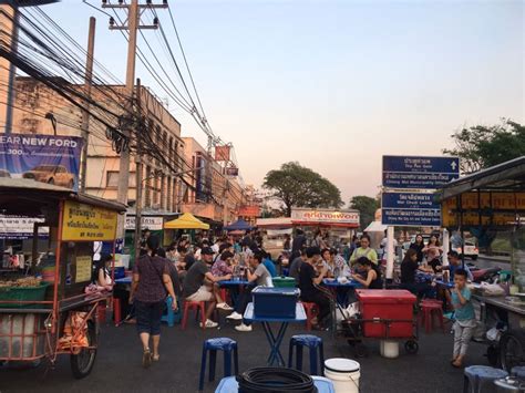 치앙마이 여행의 묘미 야시장 탐방