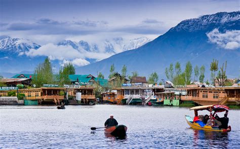 9 Beautiful Lakes In Jammu Kashmir And Ladakh