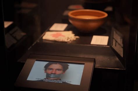 У Києві відкрилася виставка про злочини росіян