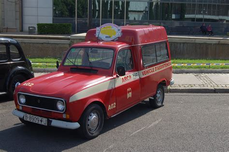 Renault 4 F4 4 L Fourgonnette Classic Delivery Cars French Wallpapers Hd Desktop And