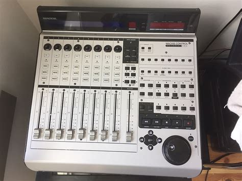 Mackie MCU Pro Reverb