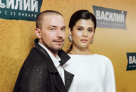 Жена Александра Петрова опубликовала редкие кадры с актером и сыном