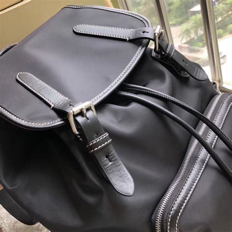 버버리 백팩 007