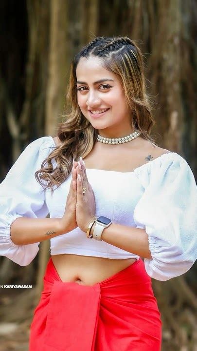 දැන්නම් මෙයා අලුත් හස්බන්ඩ් එක්ක ඕස්ට්‍රේලියාවට වෙලා සැප ජීවිතයක් ගෙවනව වගේ 🌝💞🙈 Shorts Short