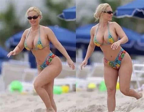 Psbattle The President Of Croatia At The Beach Rphotoshopbattles