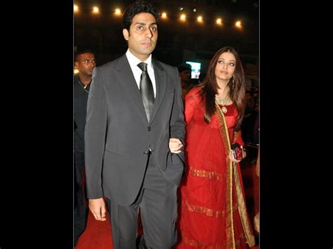 Too Damn Hot Aishwarya Rai Bachchan Abhishek Bachchan Unseen Party Pictures Filmibeat