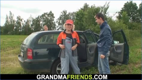 Hot Mature Threesome Sex In The Fields