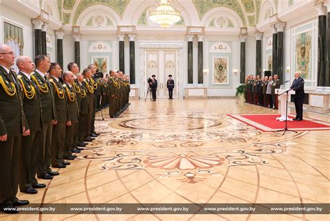 Сегодня во Дворце Независимости чествуют выпускников высших военных учебных заведений Жыцце