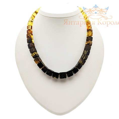 Купить Бусы из янтаря "Куб" по цене 9 600 руб.