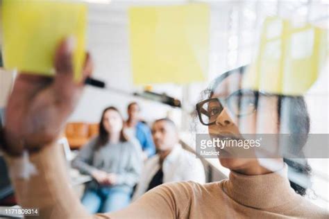 Black Woman Sticky Notes Photos And Premium High Res Pictures Getty Images