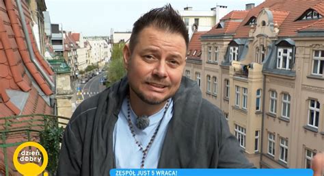 Co Słychać U Just 5 Bartek Wrona Choruje Robert Kryla Jeździ Taksówką Plejadapl