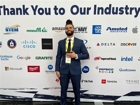 Shpe2022 Shpe22 Shpefamilia Slb Stemcareers Networking William Collado