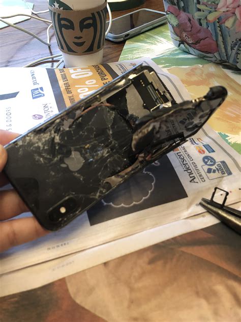 They Tried To Take Out The Sim Without The Removal Tool R Techsupportgore