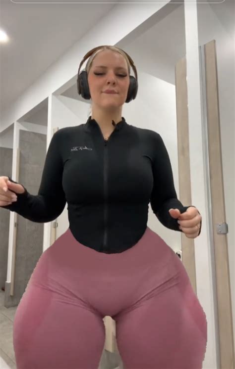 Huge Legs By Bubblebootys On Deviantart