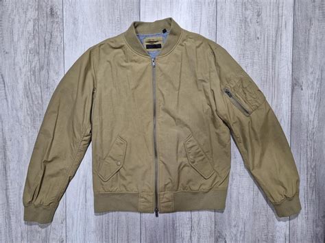 Бомбер куртка Uniqlo — ціна 700 грн у каталозі Куртки Купити чоловічі речі за доступною ціною на