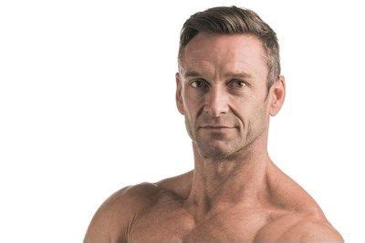 Bodybuilder Steven Howarth Achieves Perfect Vision Optician