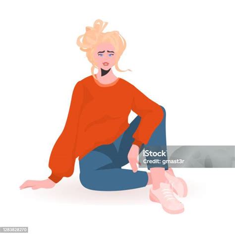 아름다운 소녀 에 캐주얼 옷 여성 만화 캐릭터 앉아 포즈 전체 길이 가공의 인물에 대한 스톡 벡터 아트 및 기타 이미지 가공의 인물 개념 관능 Istock