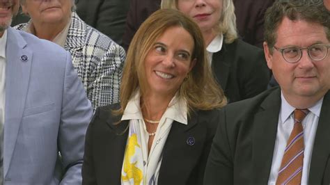François Legault Rebaptise France Élaine Duranceau Cruella Et ça