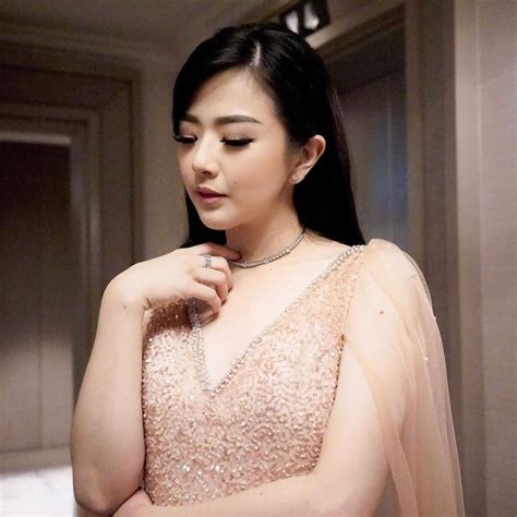 Franda Biodata Profil Fakta Umur Agama Suami Film