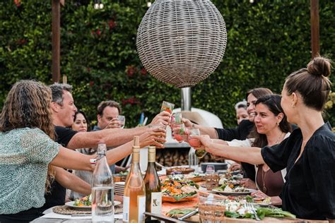 This Malibu Farm Dinner Party Playlist Brings The Laid Back Vibes