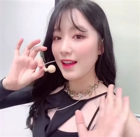 Pin By Noly On Gidle Cube Entertainment G Idle Korean Girl Groups