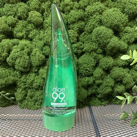 Гель с 99% содержанием экстракта сока алоэ вера Holika Holika Aloe 99% ...