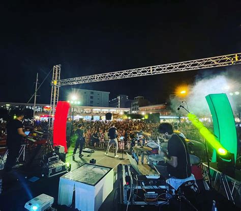 Hire Our Italian Function Band Scarlett Entertainment