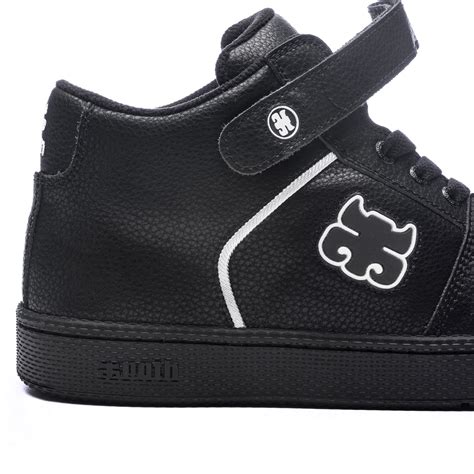 Grasshopper Black Pebble Leather Ipath