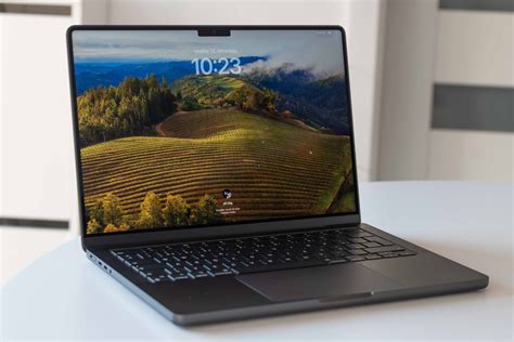 2026년형 맥북 프로는 Oled 디스플레이 M6 칩 더 얇은 디자인이 특징입니다