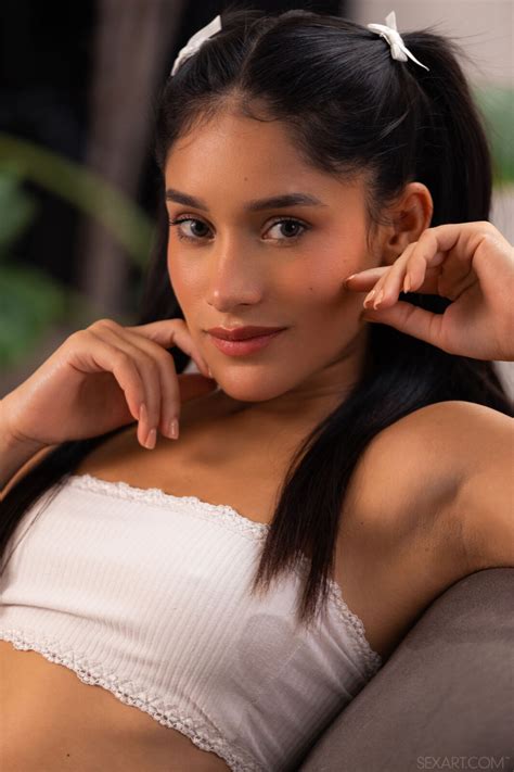Carolina Guerrero Bio Nudes Galleries And More Erotic Beauties