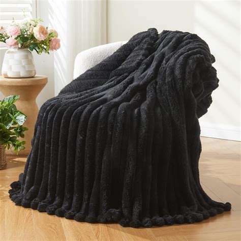 Newcosplay Super Soft Twin Blanket Black Premium Silky