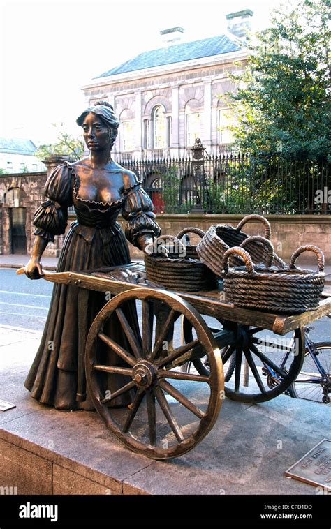 Molly Malone Statue Grafton Street Dublin Republic Of Ireland
