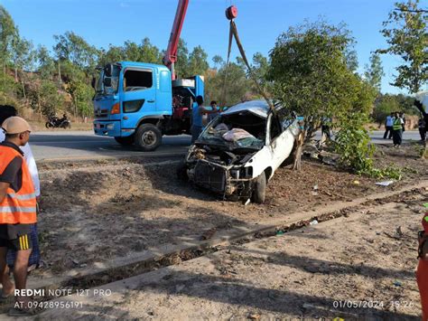 ရန်ကုန် မန္တလေးအမြန်လမ်းတွင် ကားတစ်စီး ရှေ့ဘီးပေါက်ကာ လမ်းလယ်သစ်ပင်အား ဝင်တိုက်မှုကြောင့် ယာဉ