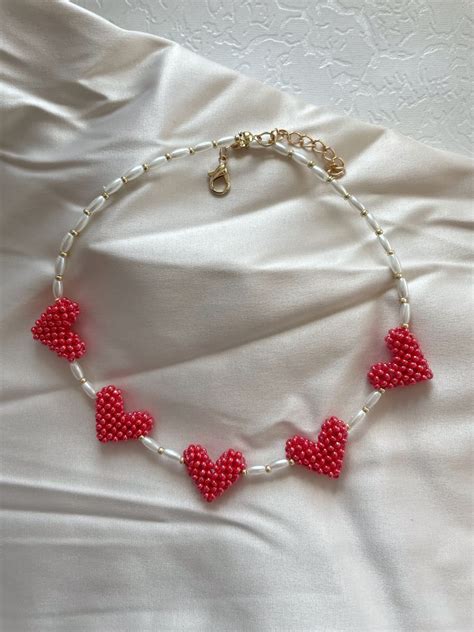Чокер из бисера и бусин in 2024 | Handmade jewelry diy, Bead jewellery ...