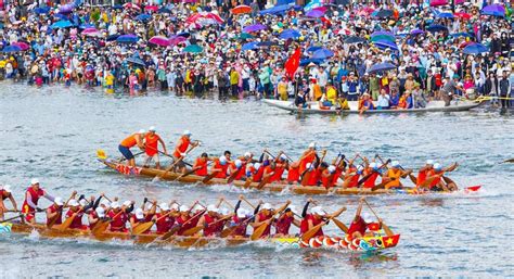 Khởi Tranh Lễ Hội đua Thuyền Trên Sông Nhật Lệ Di Sản Văn Hóa Phi Vật Thể Quốc Gia