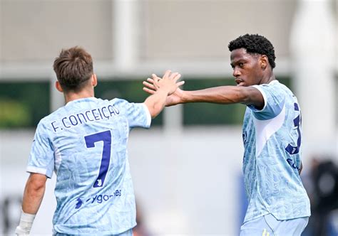 Juventus Empata Com O Regianna Em Dia De Estreia De João Mário Há Golo