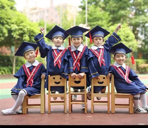 888 Үйлдвэрийн Эрдмийн баярын ДОКТОРЫН иж бүрэн маш хөөрхөн өмсгөлийн