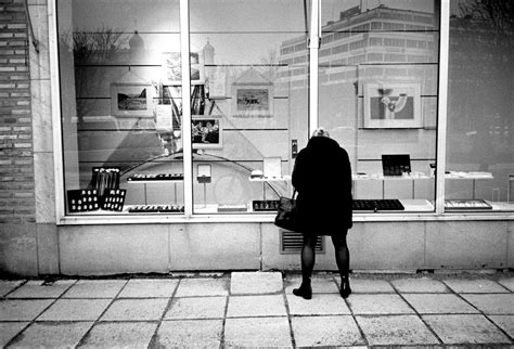 배경 화면 화이트 검은 단색화 창문 거리 도로 사진술 미니 하부 구조 미놀타 색깔 여자 비슷한 물건 고덴 부르크 모양 400 영상 ~ 싶다