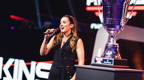 Sam Tech Girl Wright Hitting Up The Major Leagues