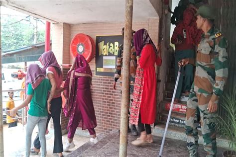 रांची के इस होटल में चल रहा था सेक्स रैकेट 5 लड़कियों सहित 7 गिरफ्तार