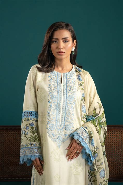 3 Piece Embroidered Lawn Suit