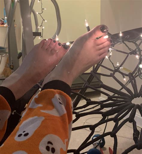 Twinkly Toes R Rate My Feet