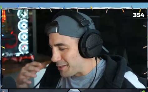 Anyone Know What Headset This Is R Gamingsetups