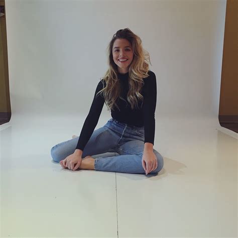 Avery Rosss Feet