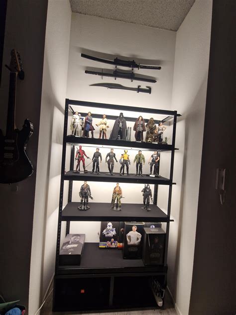 New Display😁 R Hottoys