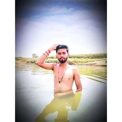 𝕾𝖍𝖎𝖛𝖆𝖓𝖘𝖍𝖚 𝕻𝖆𝖙𝖍𝖆𝖐♛ itz shivanshu pathak threads say more