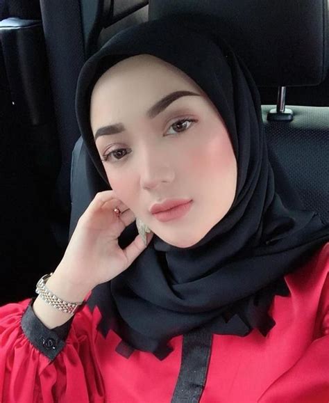 Gadis Bertudung Merah Melancap Tommytaromcintyre