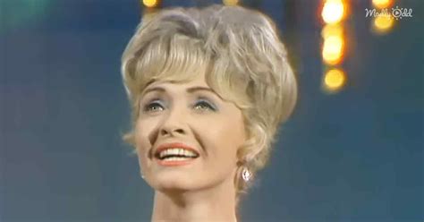 Hollywood Legend Jane Powell Sings 1965 Bossa Nova Masterpiece
