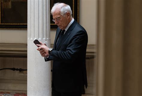 Боррель заявил что наличие шенгенской визы больше не гарантирует россиянам въезд в Европу